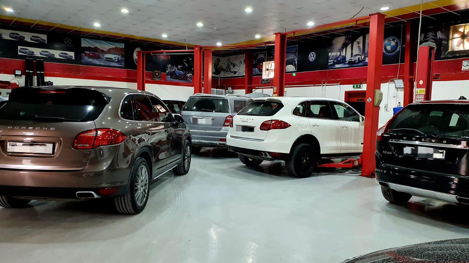 Land Rover Service center Al Quoz, Dubai - Wagen Kenner Car Garage